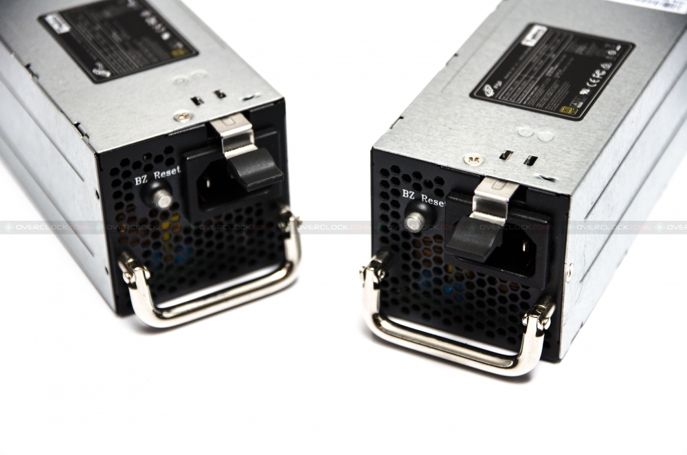 มีหูที่เป็นอลูมิเนียม และตัวคันโยกล็อคสำหรับดึงออกจากโครงหลัก